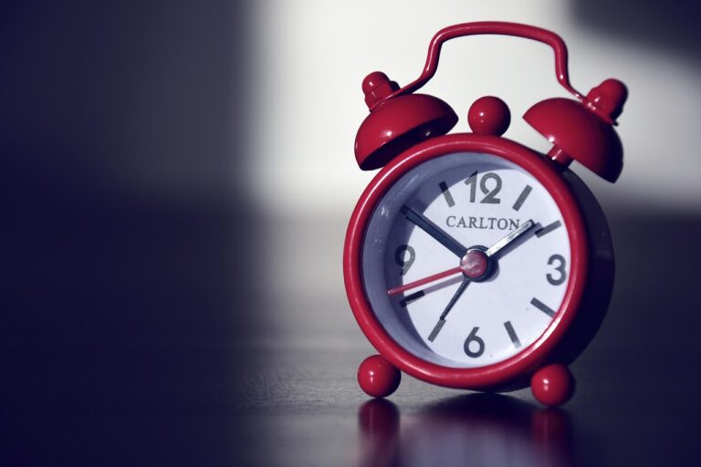 Changement d’heure en octobre 2025 : faut-il avancer ou reculer d'une ...